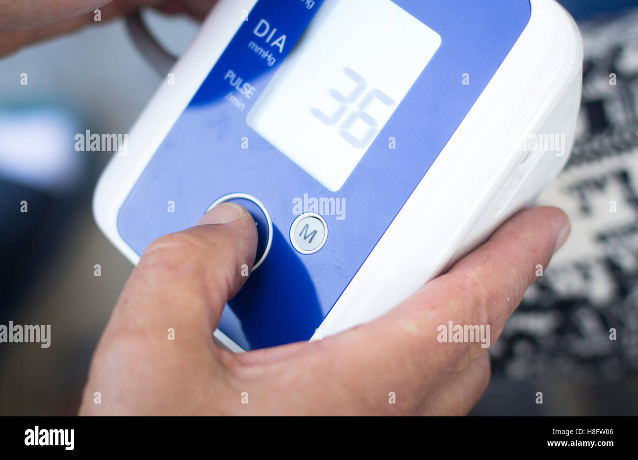 Cardiac blood pressure and irregular heart beat pulse rate meter to ...