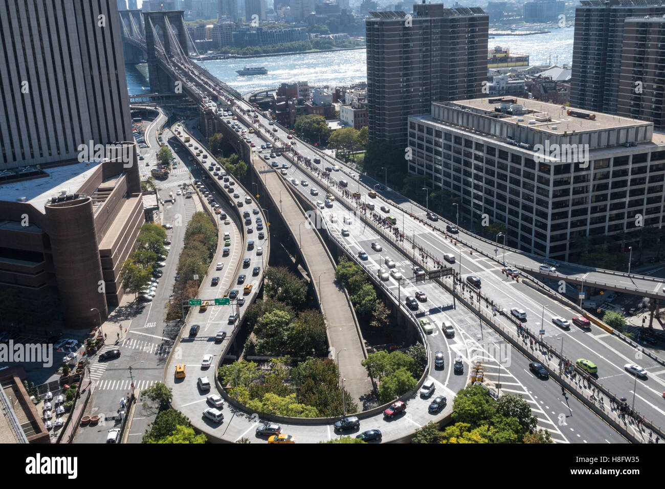 Traffic Lanes and Ramps, The Brooklyn Bridge, NYC, USA Stock Photo - Alamy