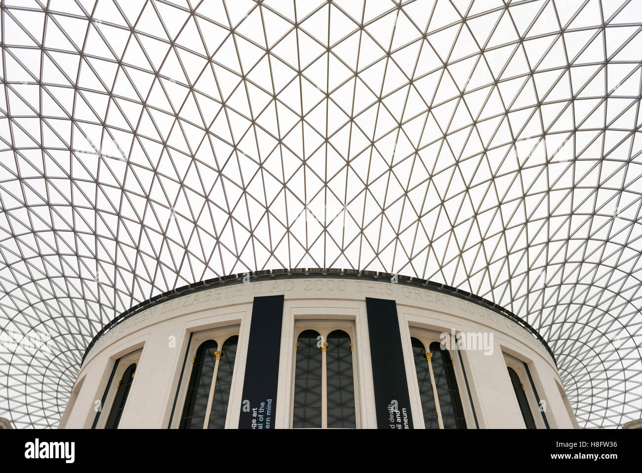 England, London the British Museum, glass roof from the architect ...