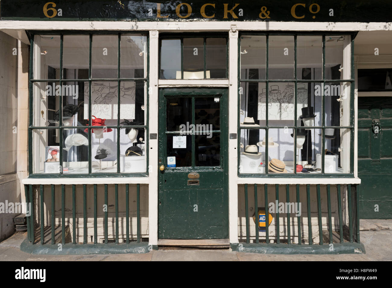 Millinery trade hi-res stock photography and images - Alamy