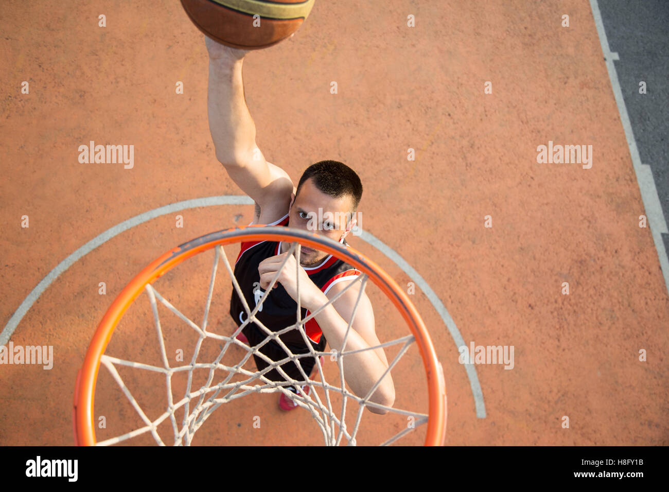 Basketball dunk black man hi-res stock photography and images - Alamy