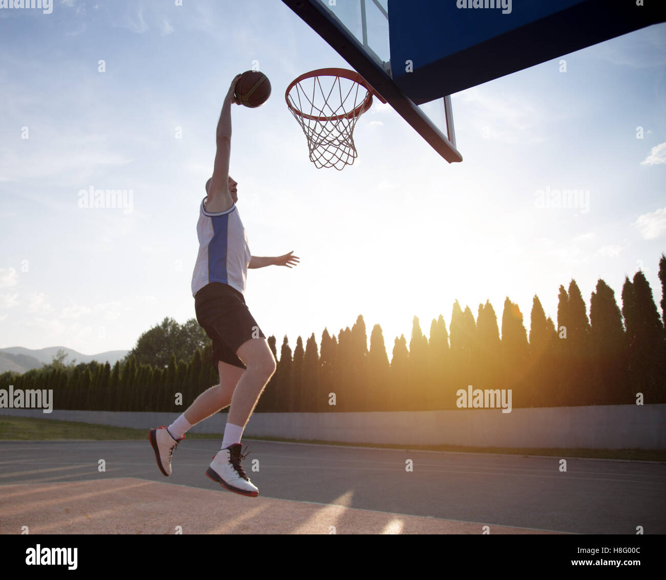 Slamdunk hi-res stock photography and images - Alamy