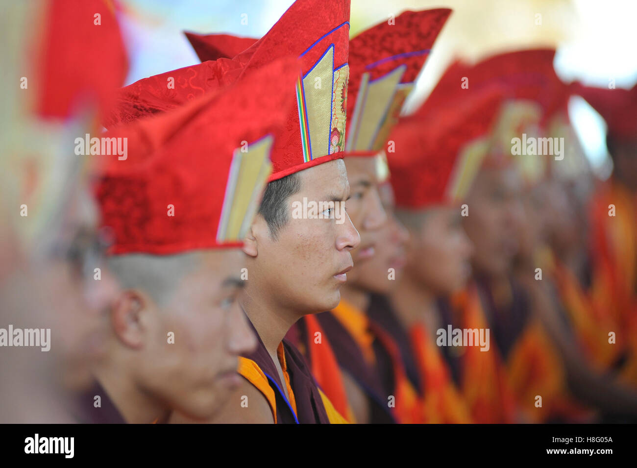 Kathmandu, Nepal. 11th November, 2016. Nepalese Buddhist Monk offering ...