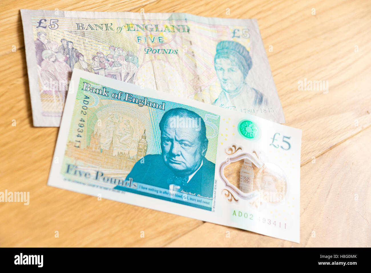 A new and old five pound note Stock Photo - Alamy