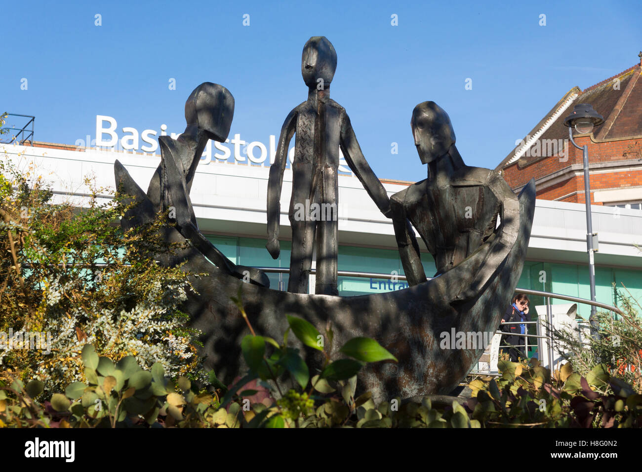 Basingstoke sculpture hi-res stock photography and images - Alamy
