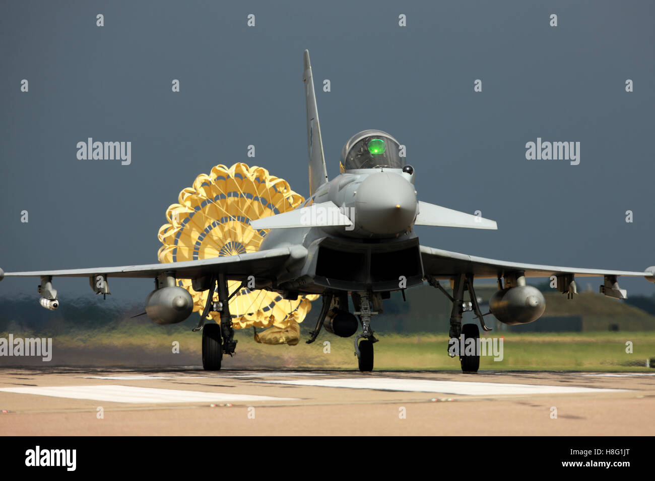 Dragchute hi-res stock photography and images - Alamy