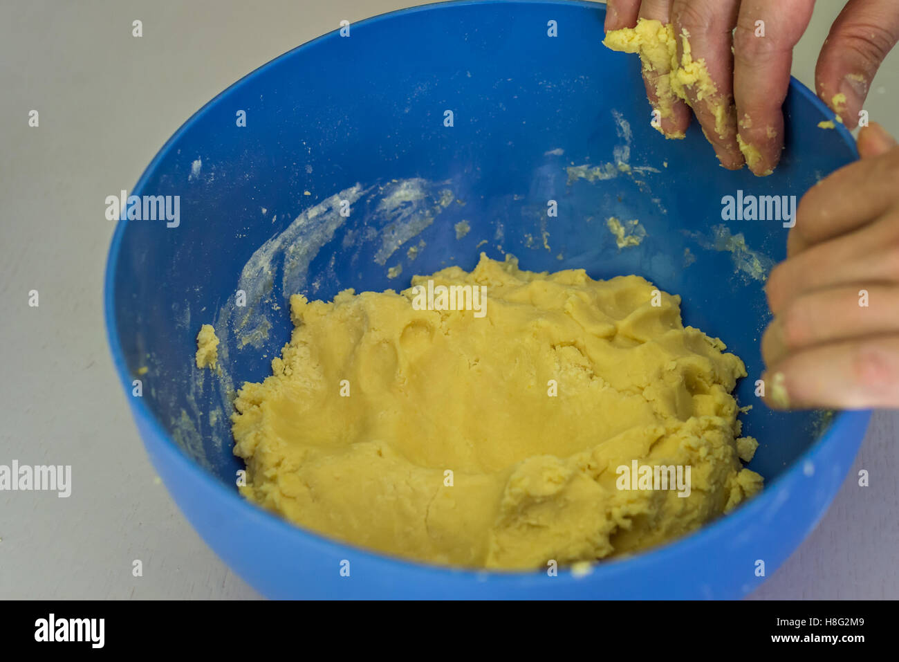 ready-made shortcrust pastry Stock Photo - Alamy