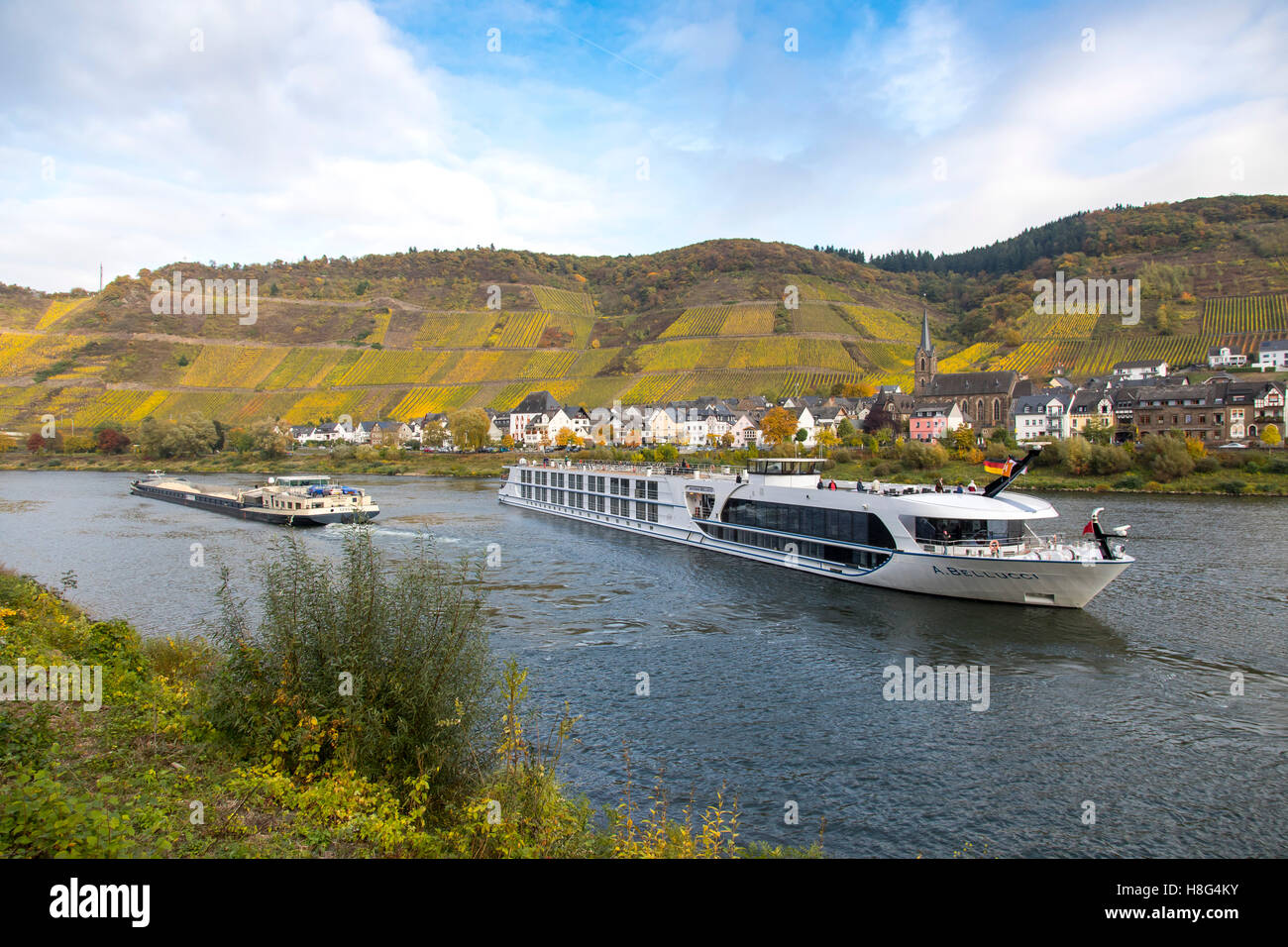 Flusskreuzfahrt hi-res stock photography and images - Alamy