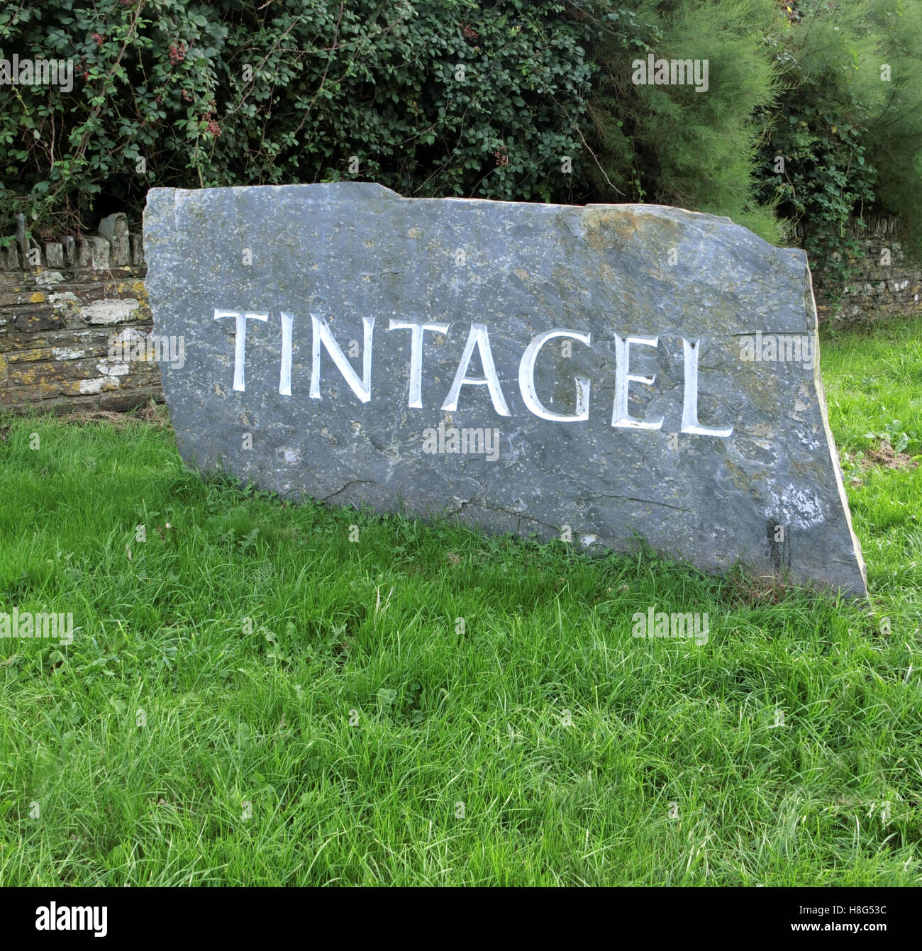 Village entrance sign hi-res stock photography and images - Alamy