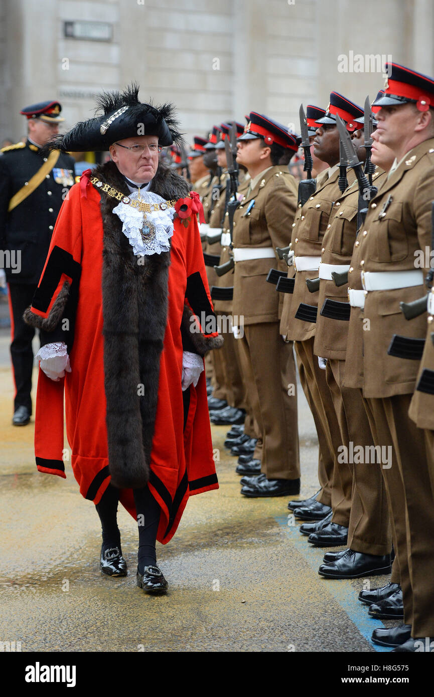 The new Lord Mayor of London Andrew Parmley inspects troops outside ...