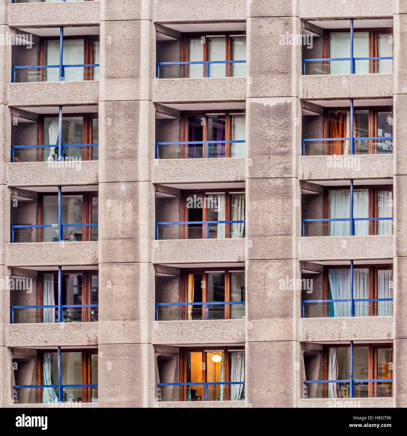 Inner city housing estate uk hi-res stock photography and images - Alamy