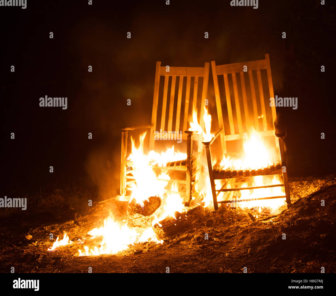 Yellow rocking chairs hi-res stock photography and images - Alamy