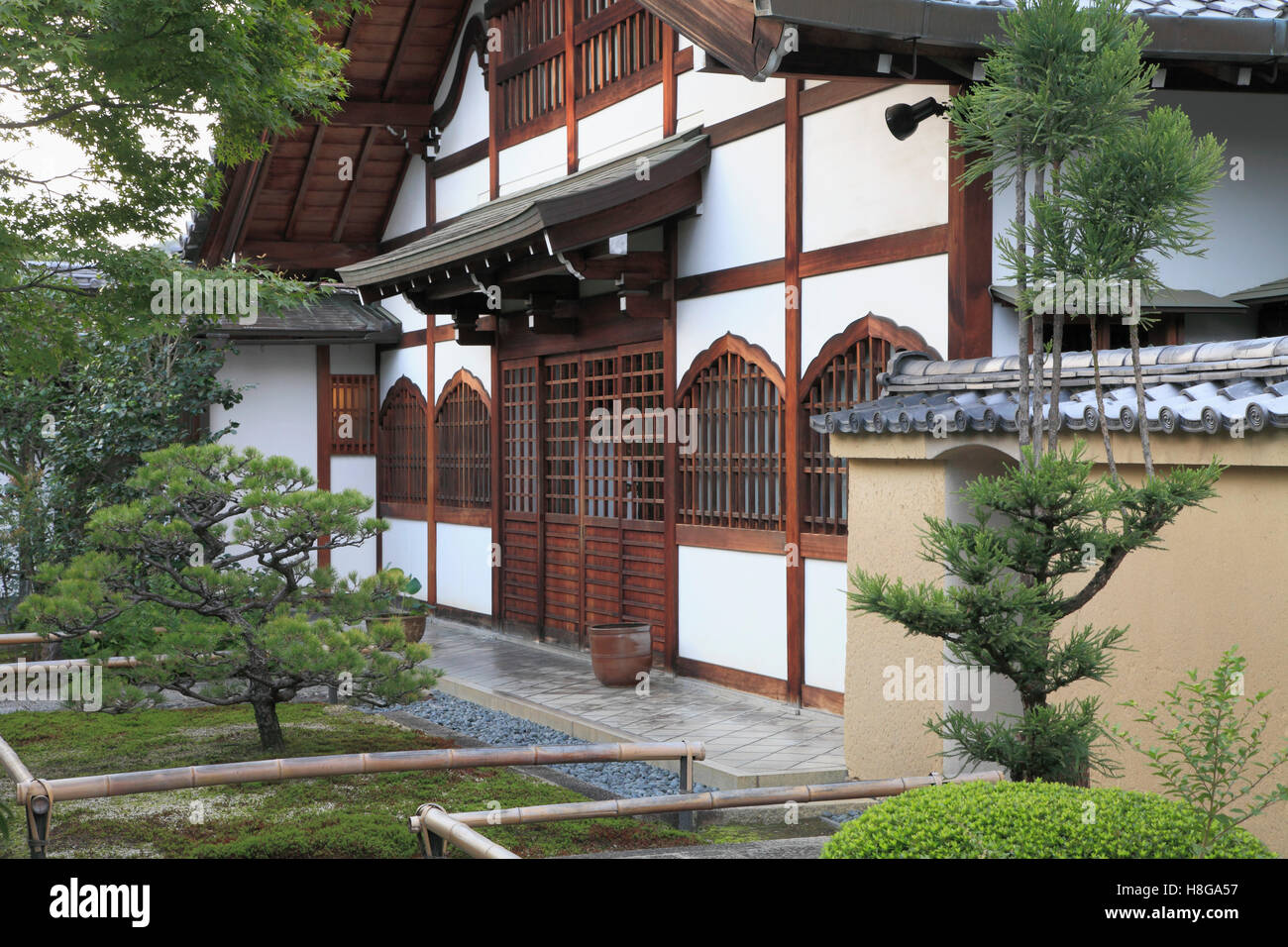 Korin in temple hi-res stock photography and images - Alamy