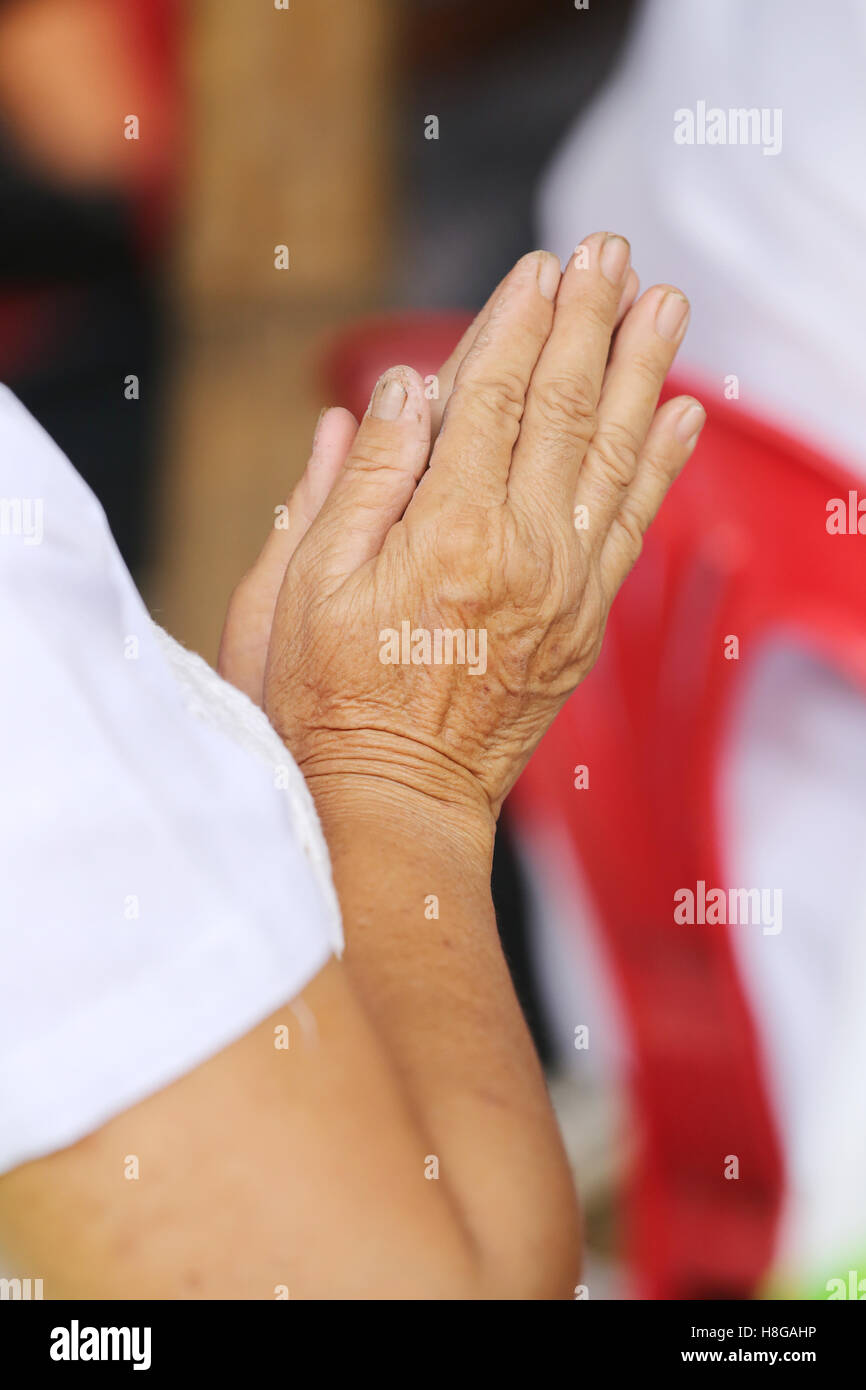 Hand thai buddhist monk hi-res stock photography and images - Alamy