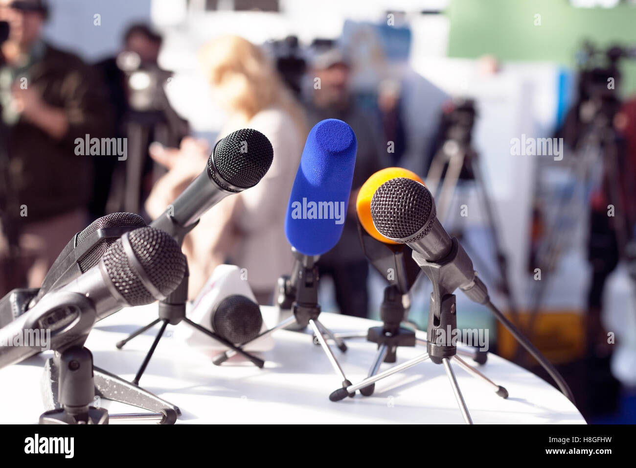 Microphones press conference hi-res stock photography and images - Alamy