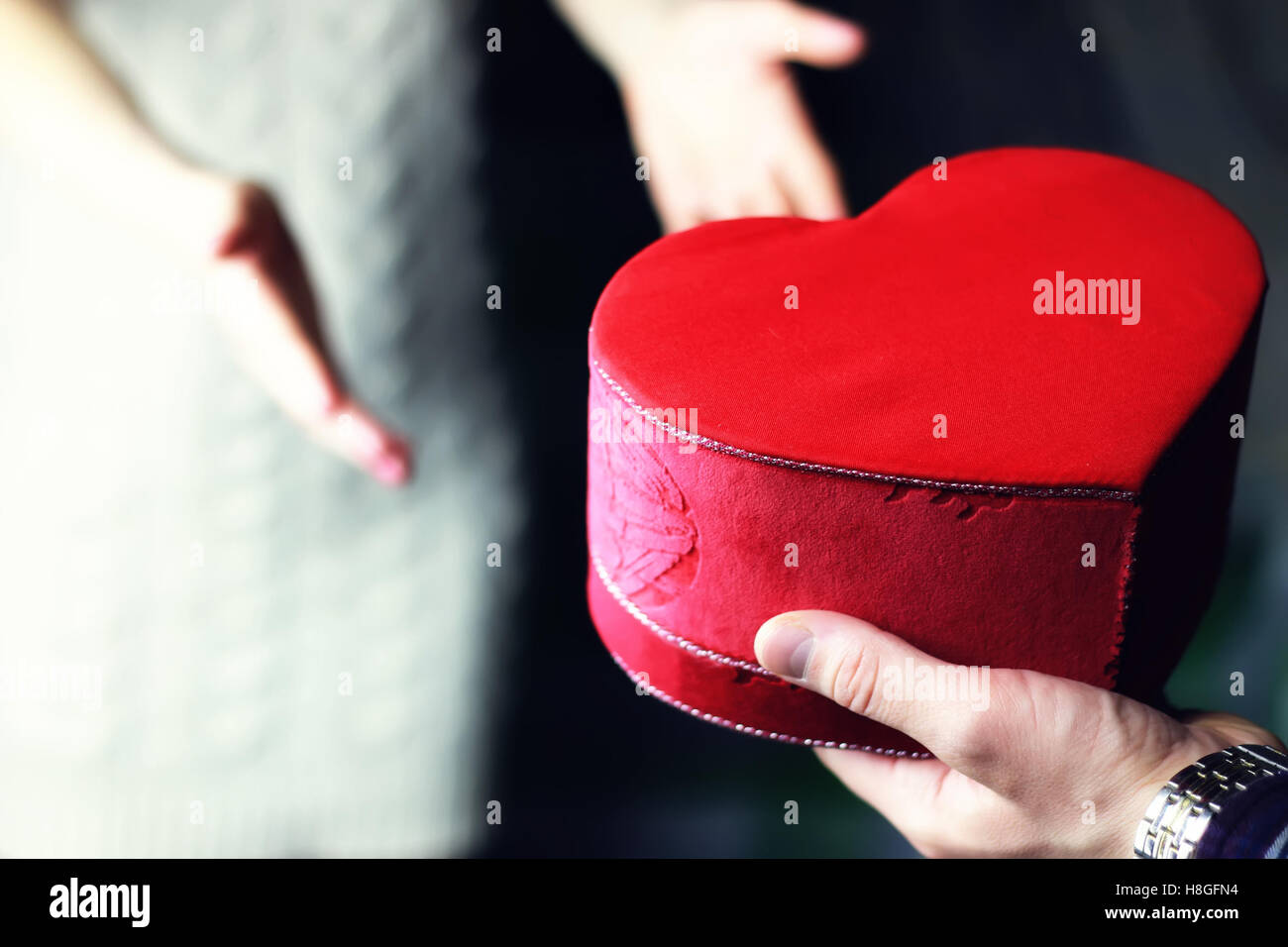 couple hand valentine heart Stock Photo - Alamy