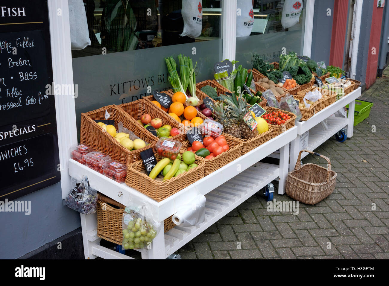 Green grocer display hi-res stock photography and images - Alamy