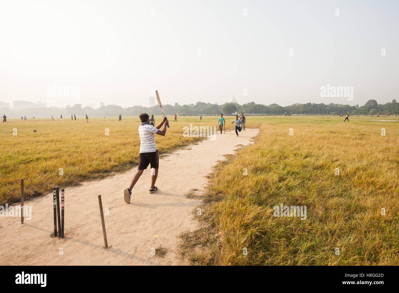 Cricket player umpire hi-res stock photography and images - Alamy
