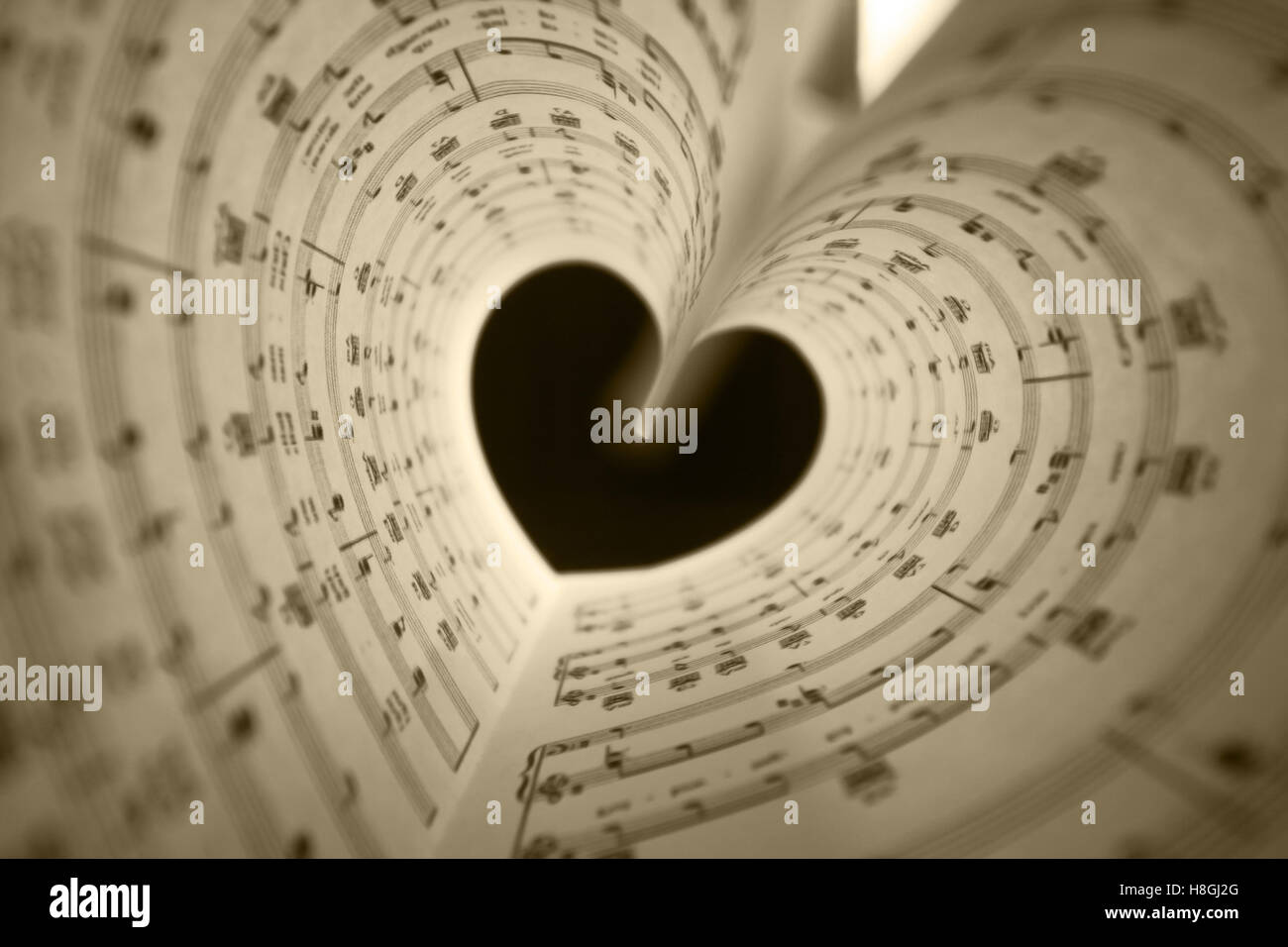 Musical notes heart hi-res stock photography and images - Alamy