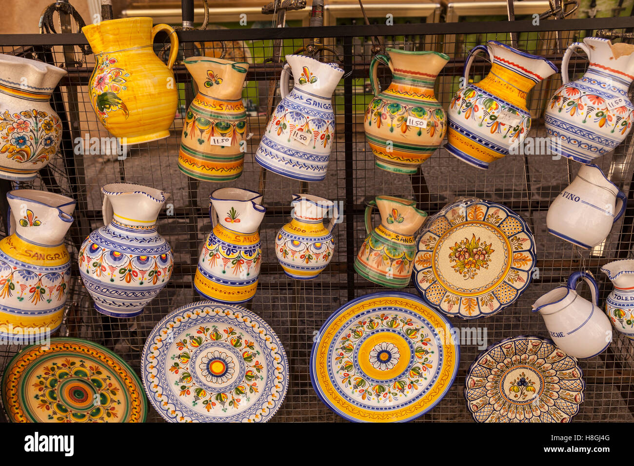 Trinkets for sale hi-res stock photography and images - Alamy