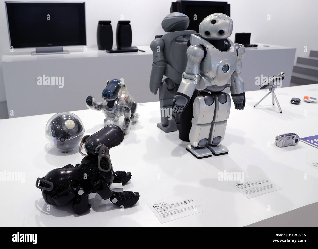 Tokyo, Japan. 12th Nov, 2016. Japan's electronics giant Sony displays ...