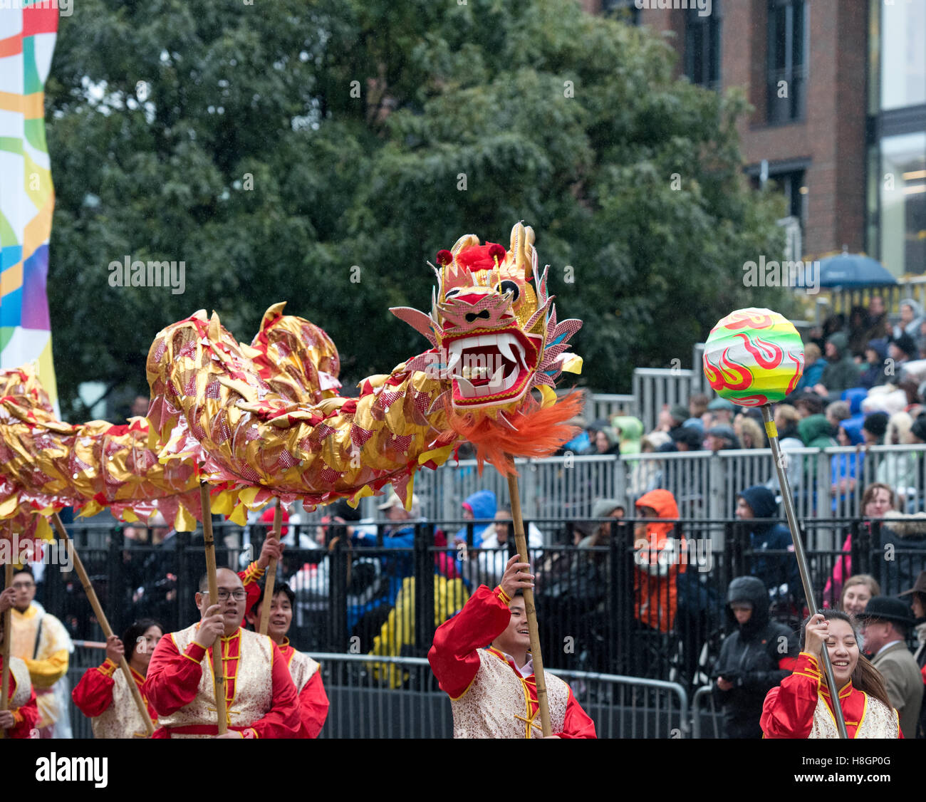 Lion dance parade hi-res stock photography and images - Alamy