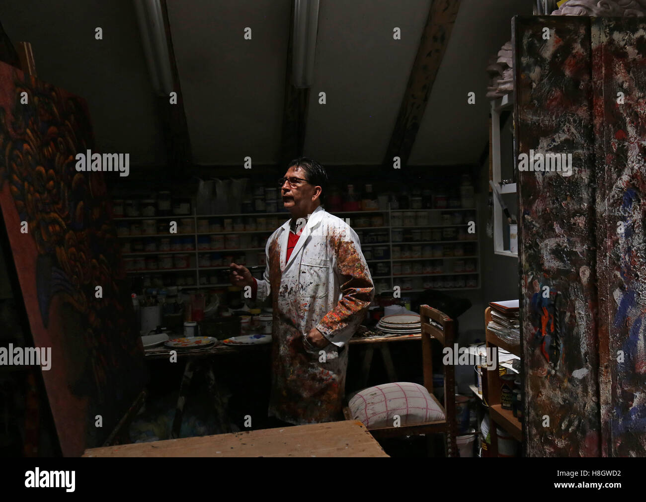 Ecuadorian painter hi-res stock photography and images - Alamy