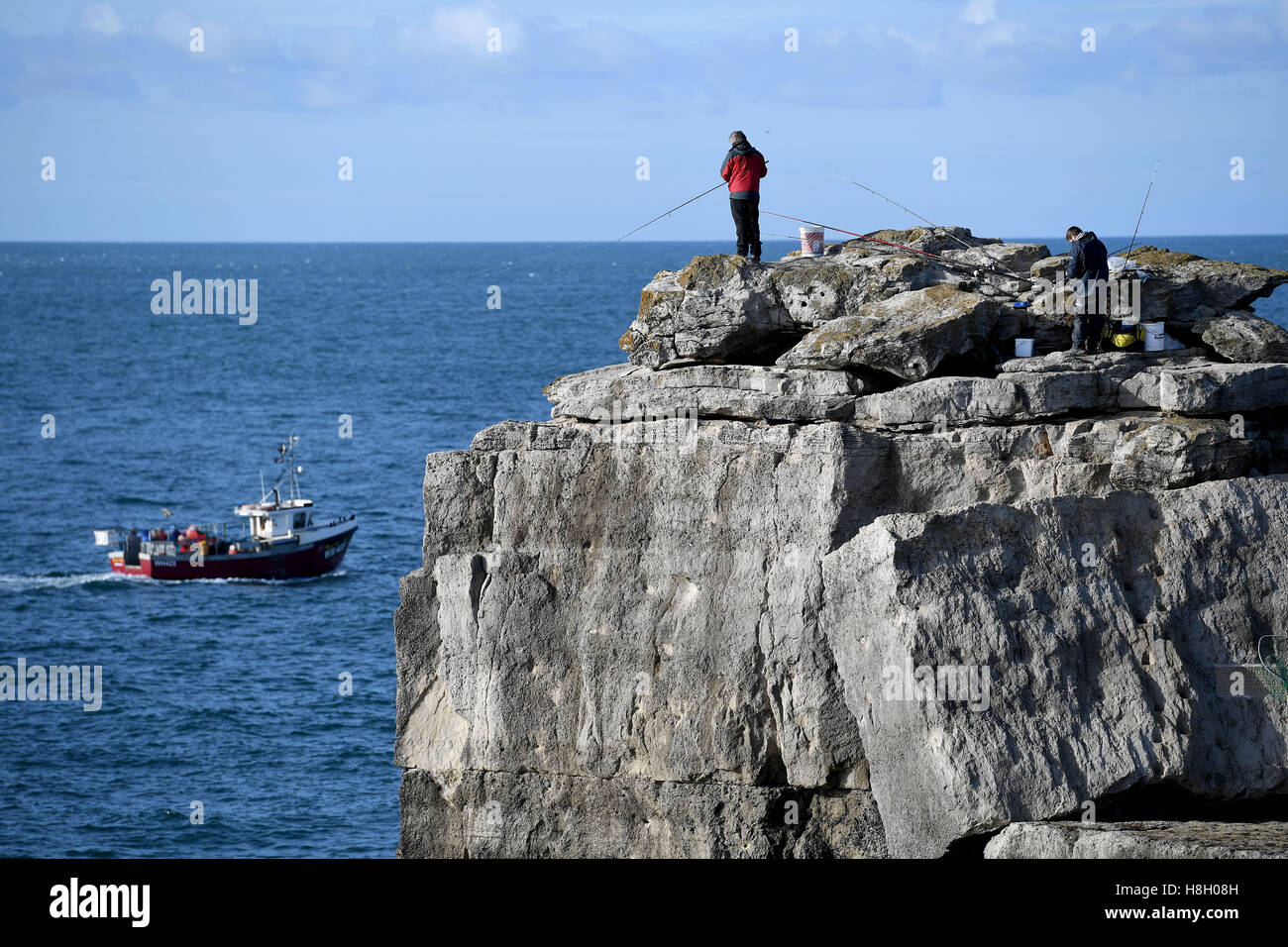 Portland, Dorset, UK. 13th Nov, 2016. Fishing off Pulpit Rock, Portland ...