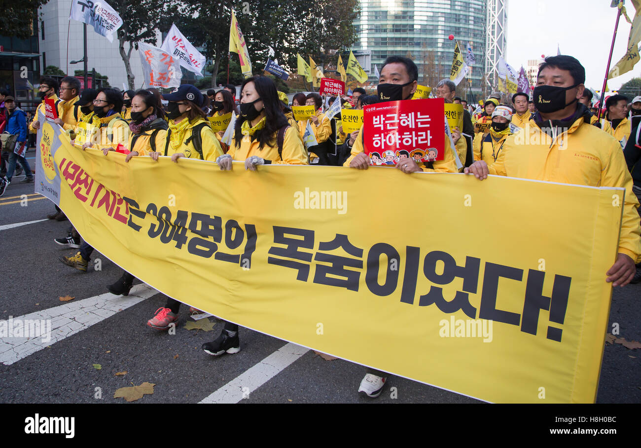 South Korea Politics, Nov 12, 2016 : Family members of the Sewol Ferry ...