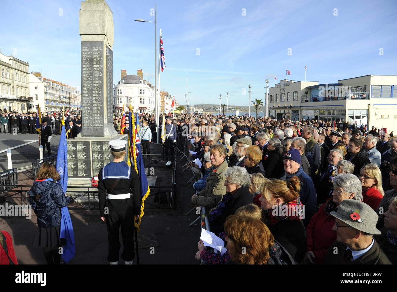Weymouth, Dorset, UK. 13th November 2016. Large crowds at the ...