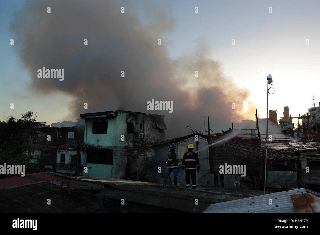 Investigating cause incident hi-res stock photography and images - Alamy