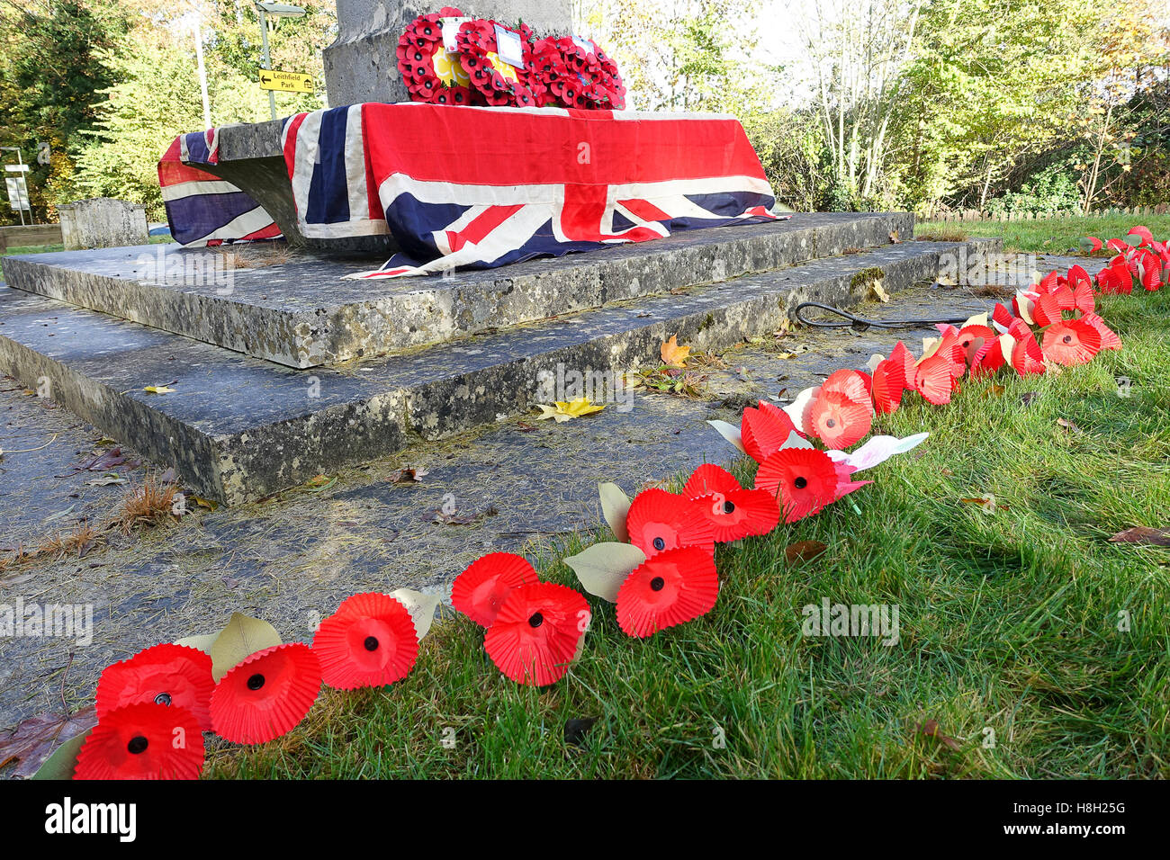 Busbridge church hi-res stock photography and images - Alamy