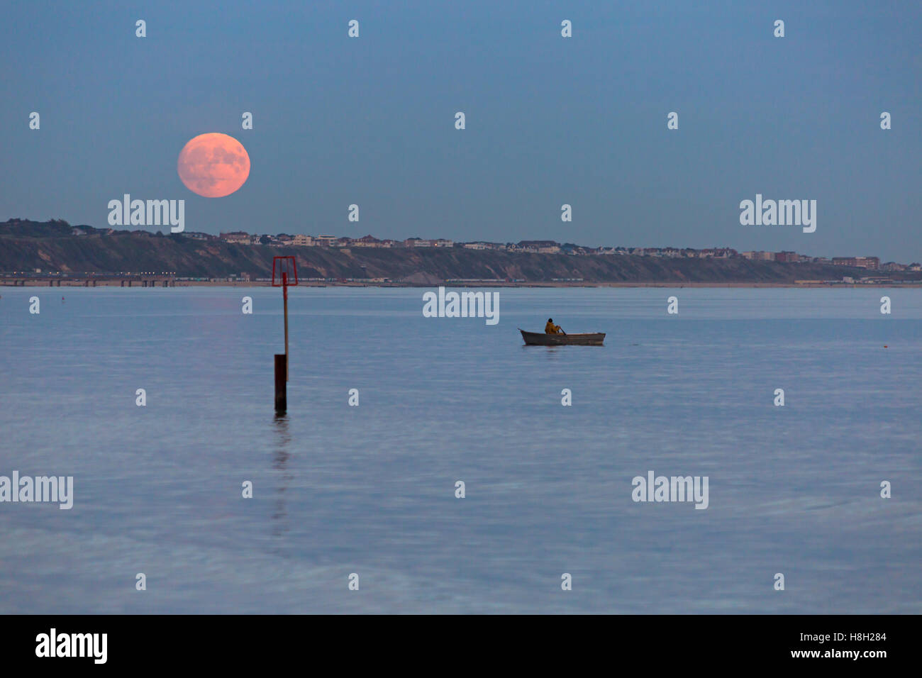 Branksome Chine, Poole, Dorset, UK. 13 November 2016. Supermoon over ...