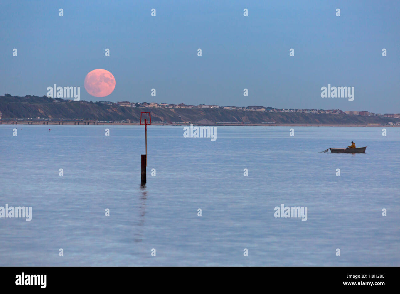 Supermoon over coast of seaside hi-res stock photography and images - Alamy
