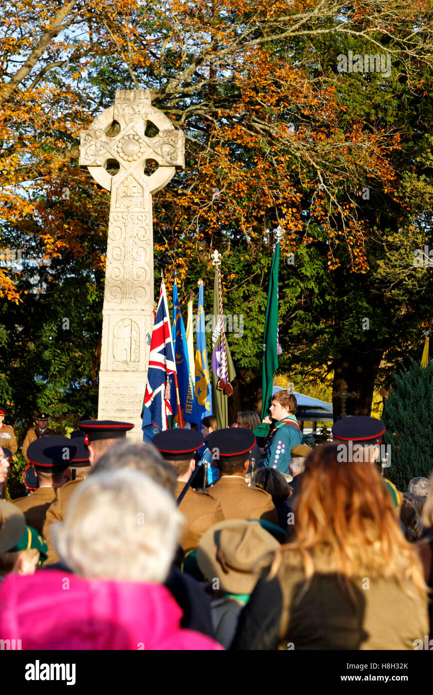 Warminster, Wiltshire, UK. 13th Nov 2016. Many people lined the streets ...