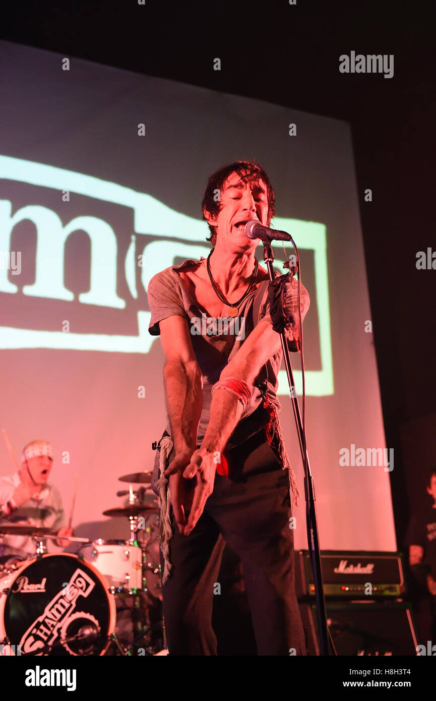 Jimmy pursey hi-res stock photography and images - Alamy