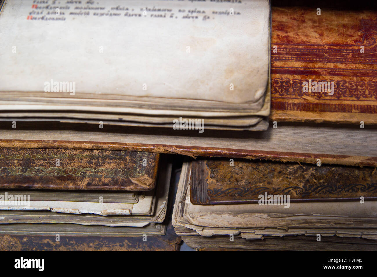 Old paper books hi-res stock photography and images - Alamy