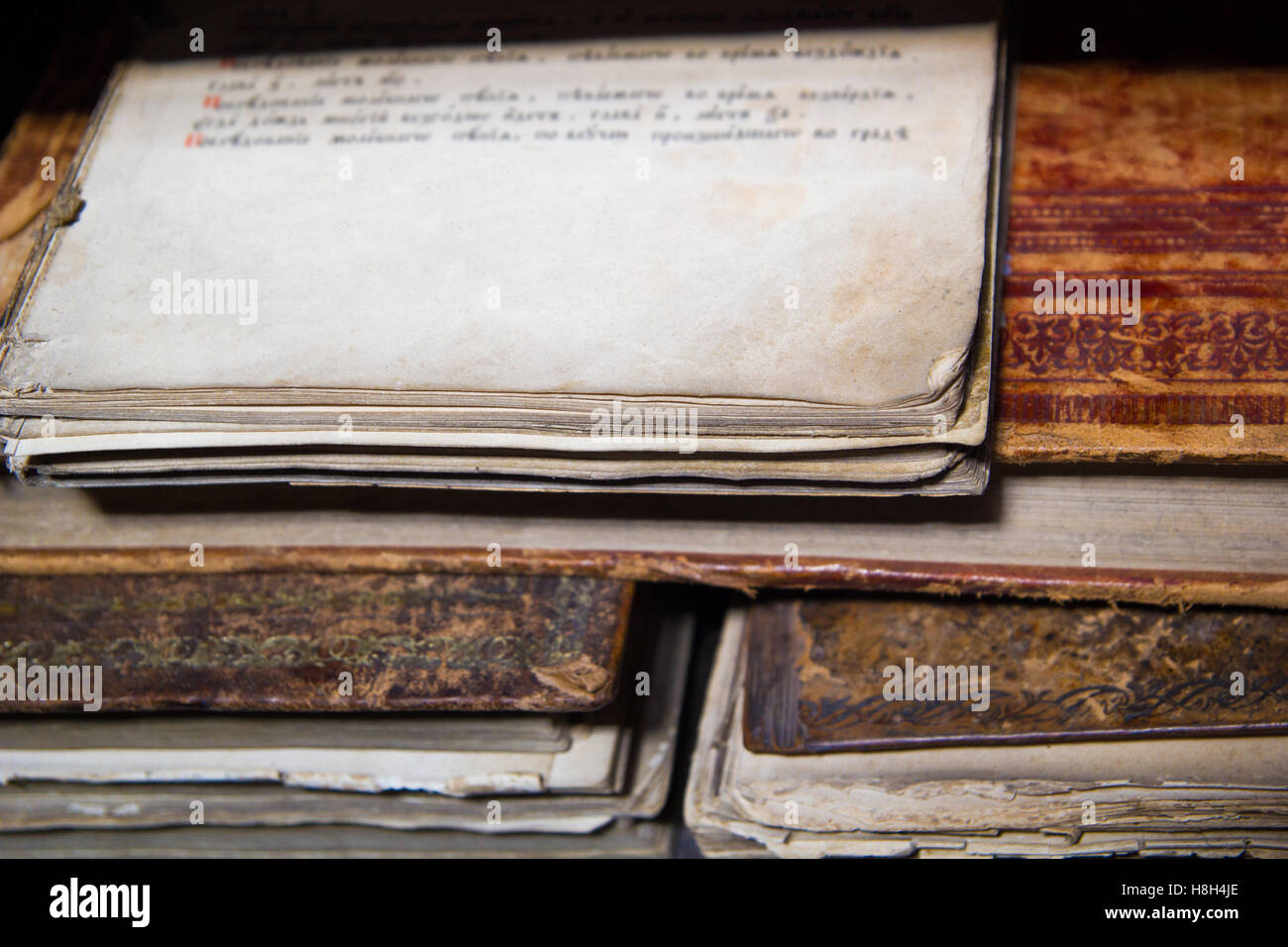 Old paper books hi-res stock photography and images - Alamy