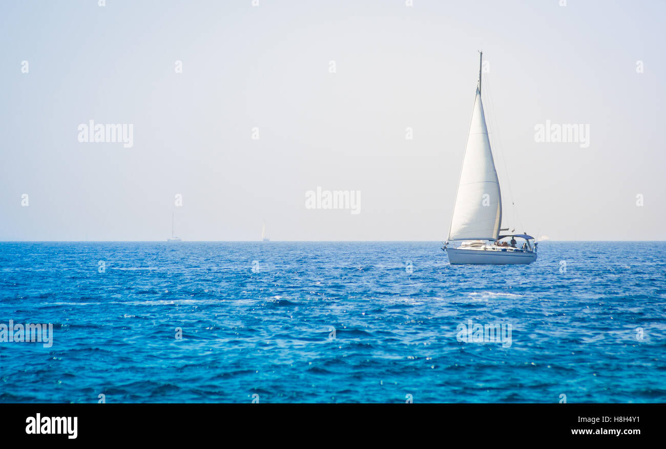 Sailboat hi-res stock photography and images - Alamy