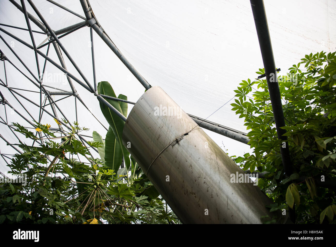 The eden project heating hi-res stock photography and images - Alamy
