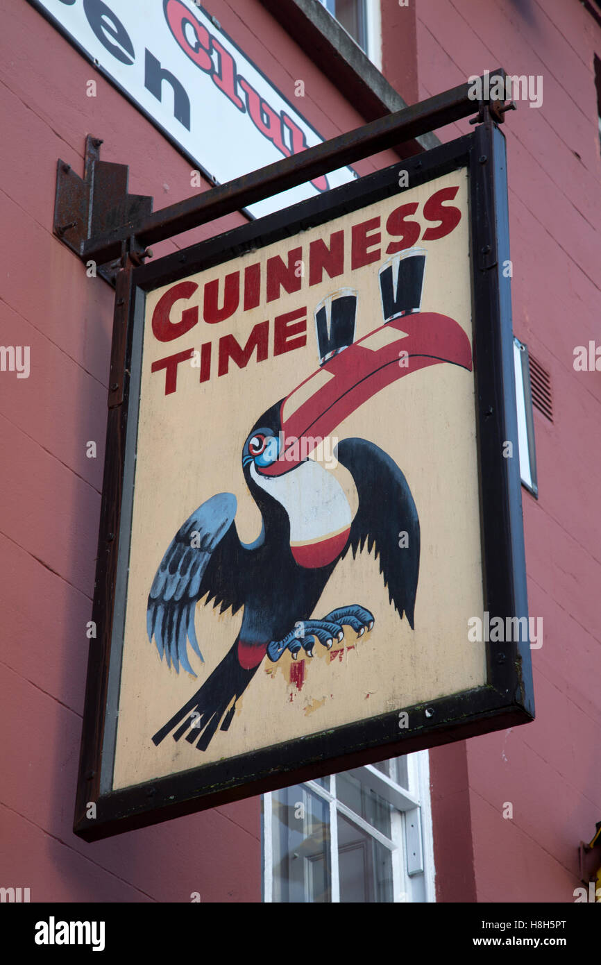 Guinness Pub Sign High Resolution Stock Photography and Images - Alamy