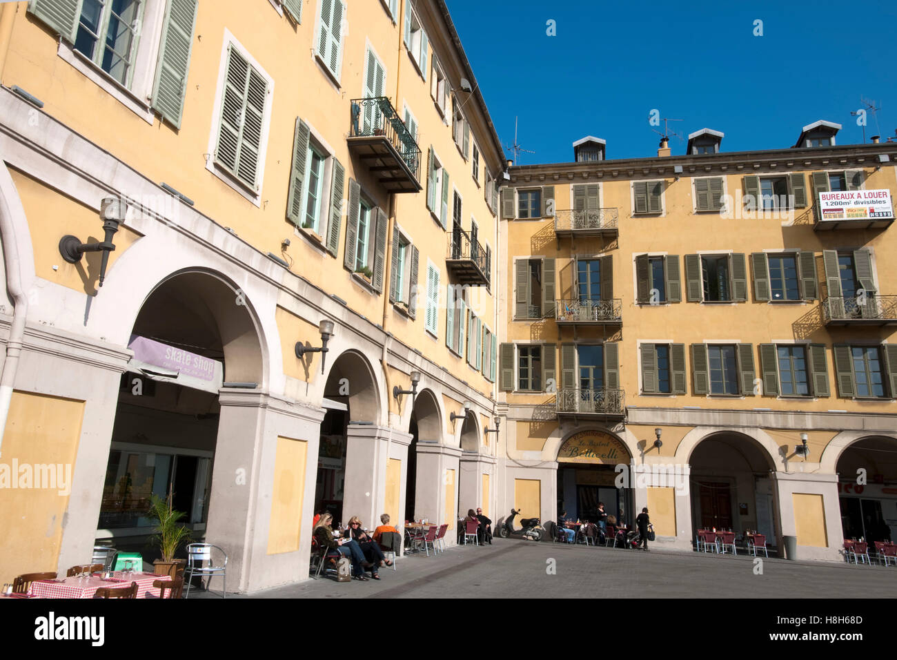 Nice place garibaldi hi-res stock photography and images - Alamy