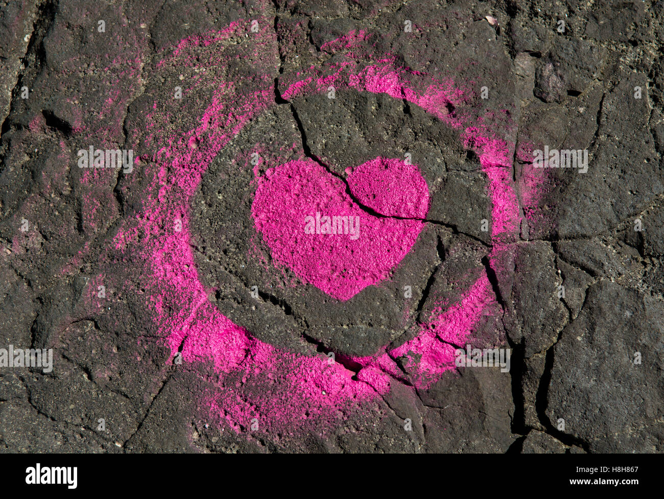 Broken heart painting hi-res stock photography and images - Alamy