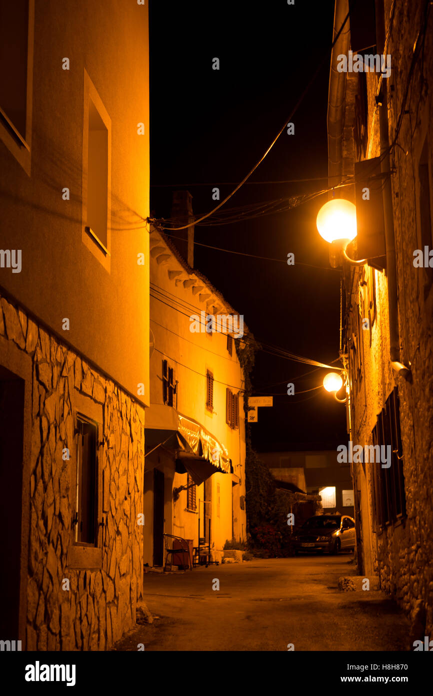 Alley lamp light car night hi-res stock photography and images - Alamy
