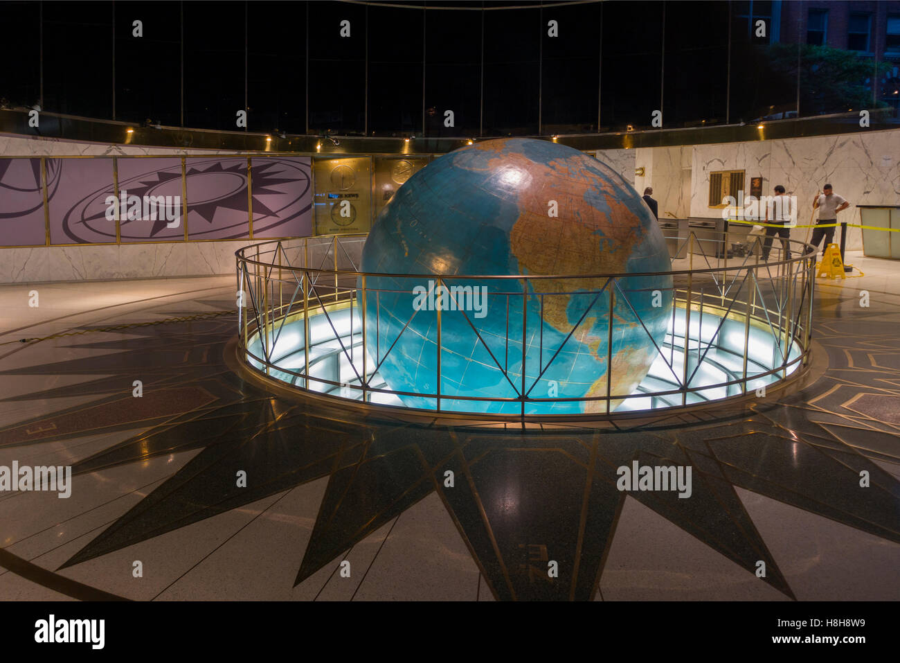 Daily News building NYC Stock Photo - Alamy