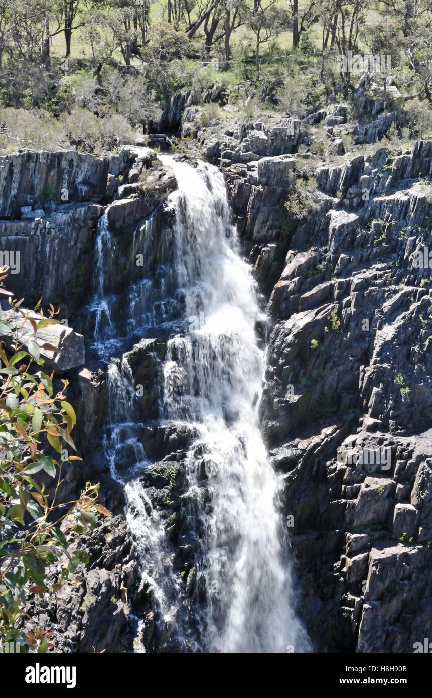 Waterfall on the Apsley River in Oxley Wild Rivers National Park ...