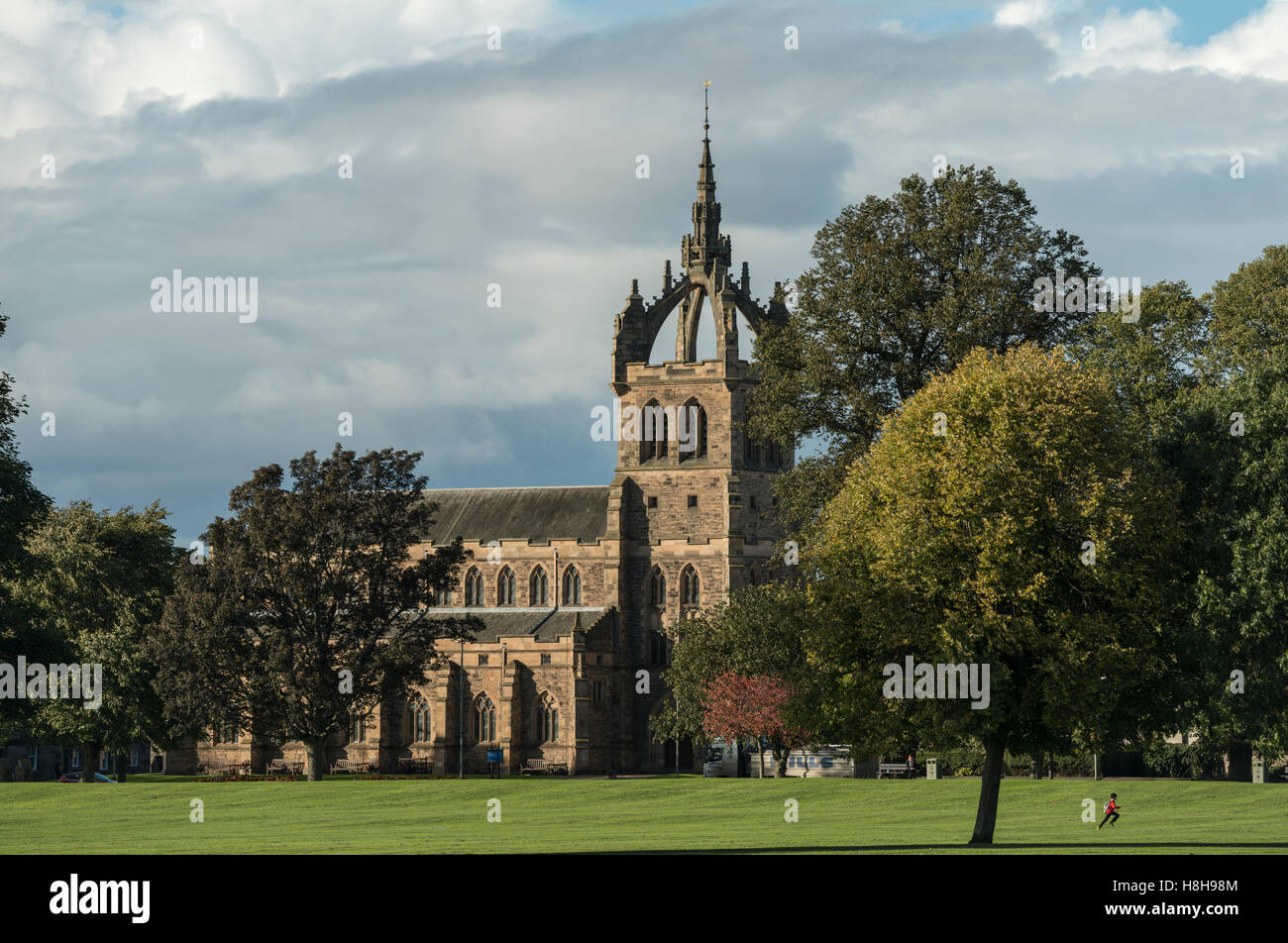 St Leonards-in-the-Fields church overlooking the South Inch,Perth ...
