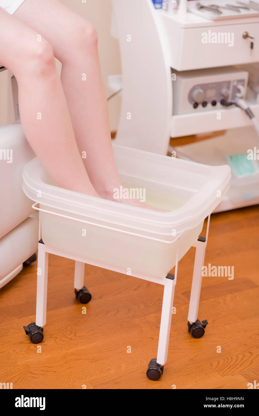 Foot baths hi-res stock photography and images - Alamy