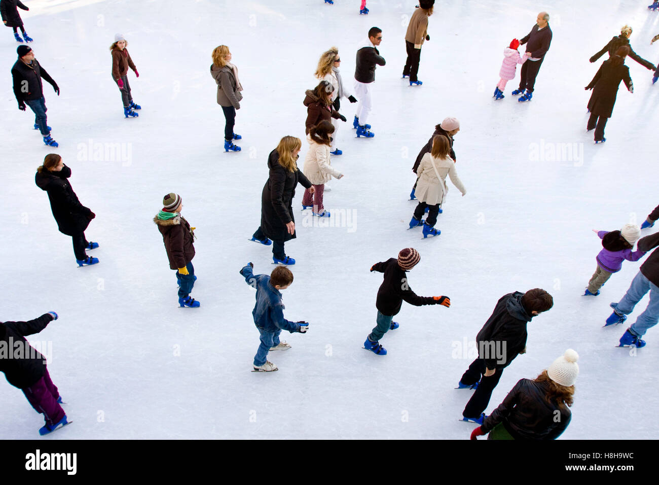 Birds eye view of people outdoors hi-res stock photography and images ...