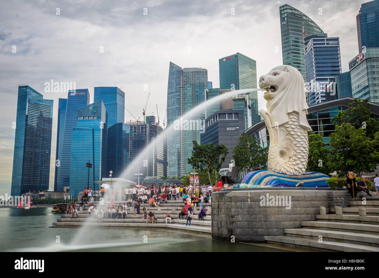 Singapore merlion view merlion statue hi-res stock photography and ...